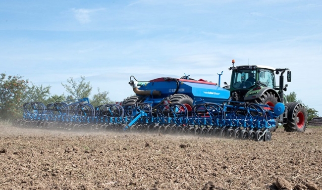 LEMKEN Solitair 12 є найлегшою широкозахватною сівалкою у своєму класі - AgroTimes