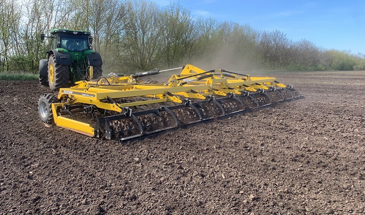 «Агрейн» здійснив культивацію ділянок з кукурудзою і соняшником - AgroTimes