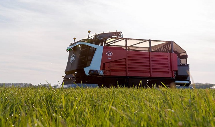 Lely розпочне продажі нового автономного робота-кормороздавальника Exos ...