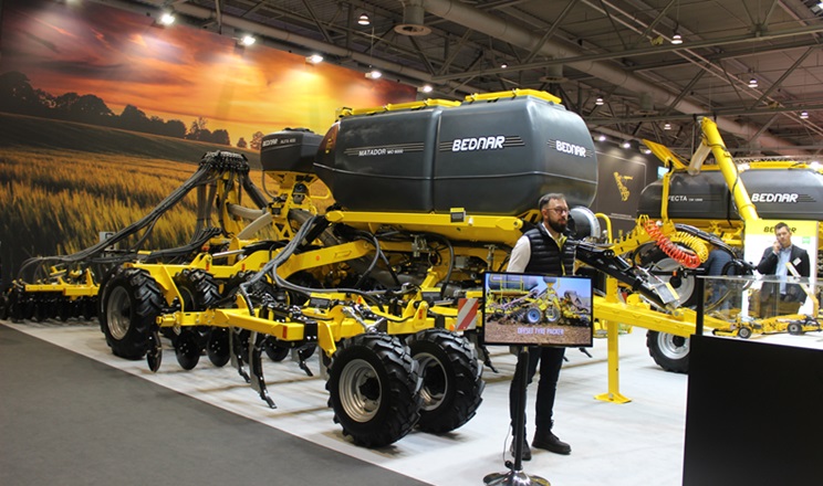 BEDNAR презентували на Agritechnica-2023 нові й удосконалені сівалки для ресурсоощадних ...