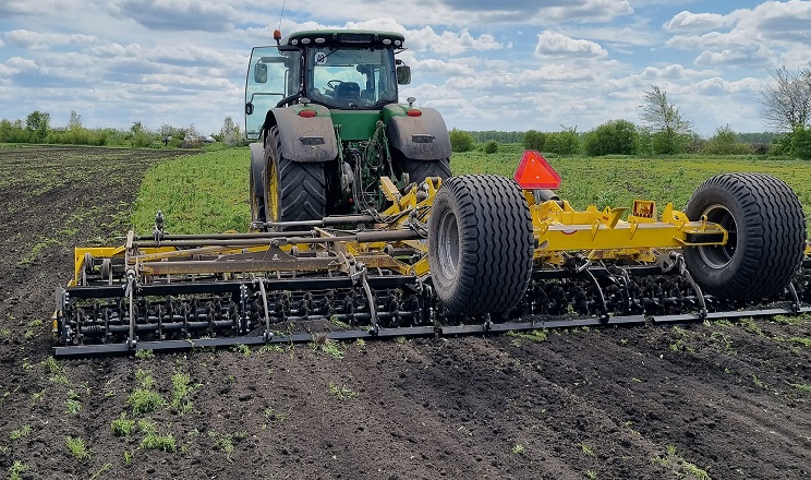 На Одещині провели експеримент з компактором від BEDNAR - AgroTimes